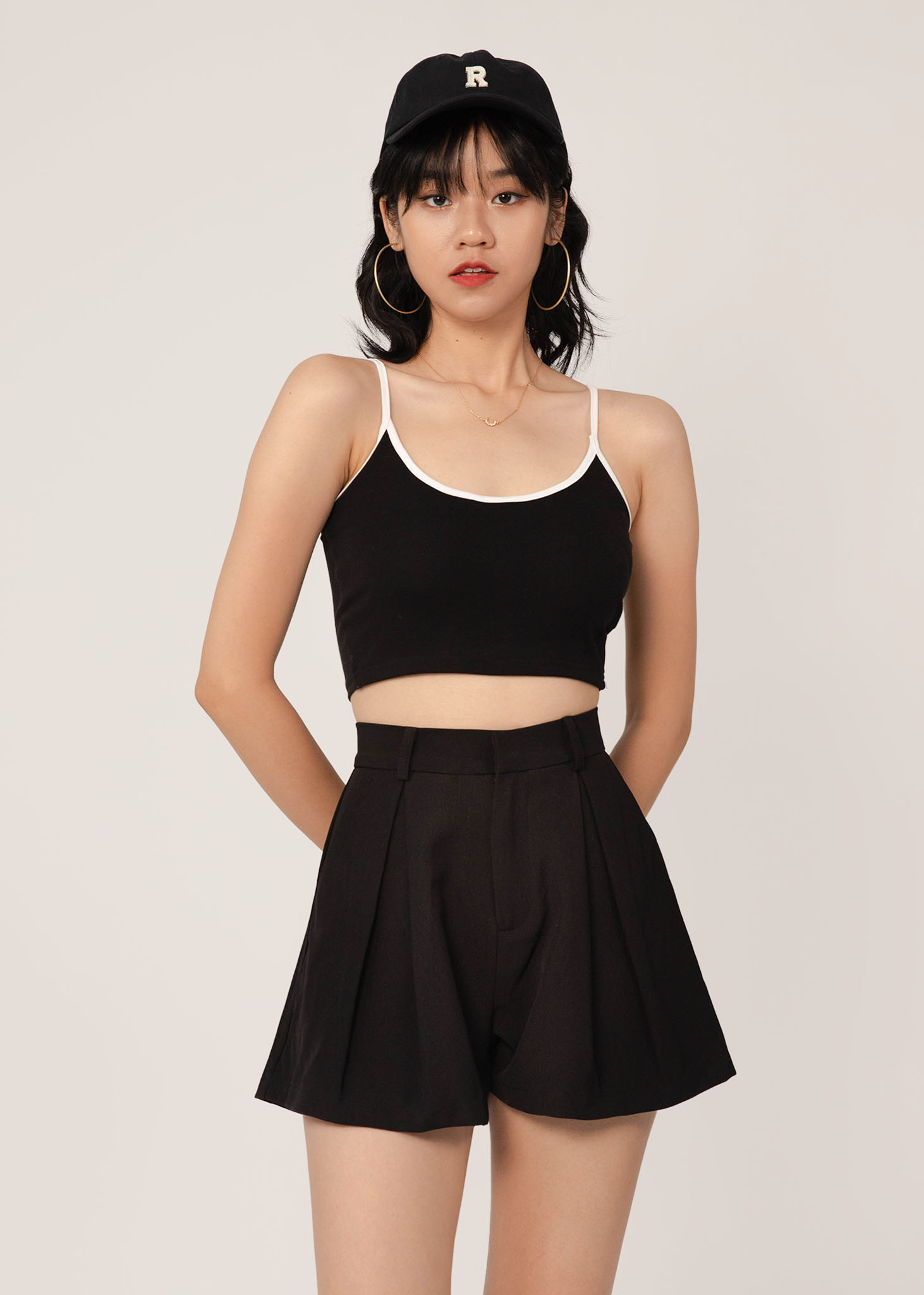 Fantasy Flare Shorts in Black | 6STYLE