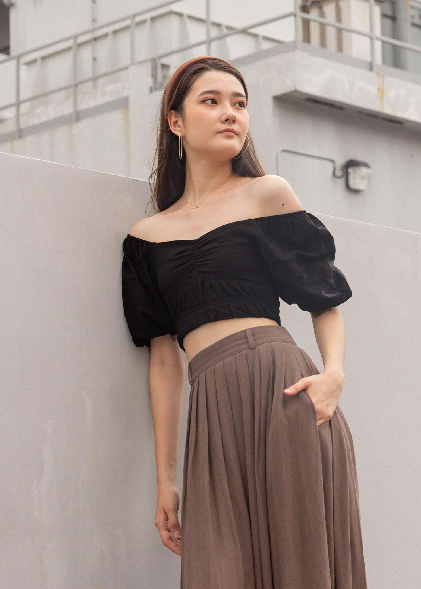 Heart Locked Ruched Puffy Top in Black | 6STYLE