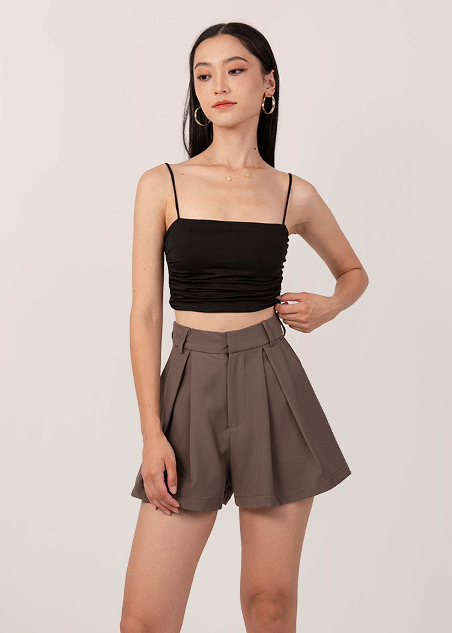 Fantasy Highwaisted Shorts in Coffee Brown | 6STYLE