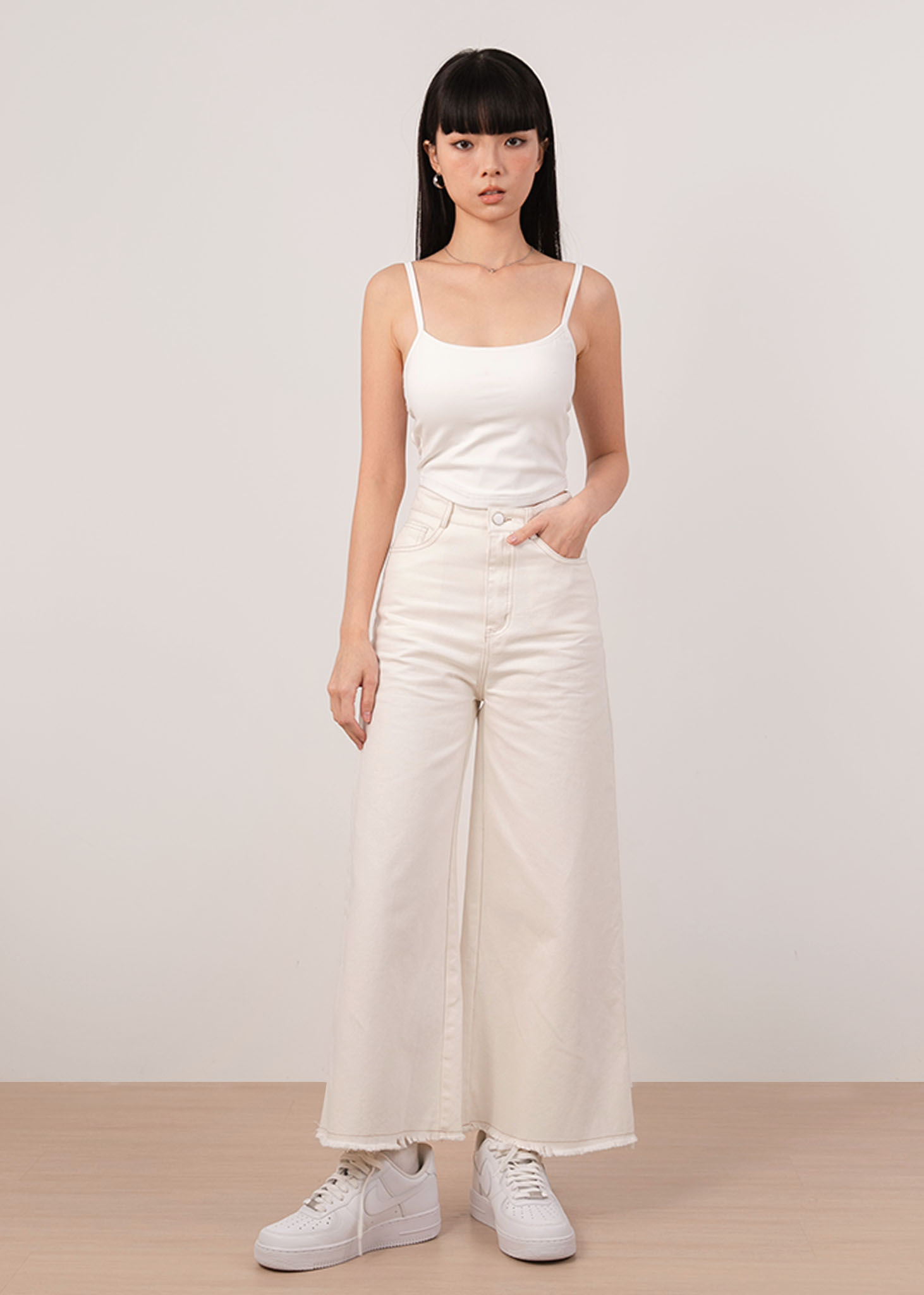 Gravity Straight Cut Jeans in Ecru | 6STYLE